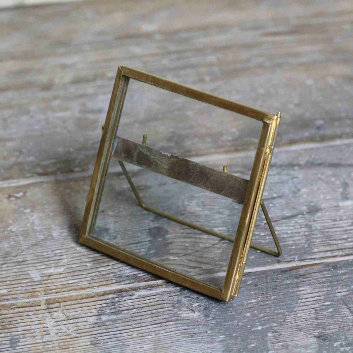Square Brass Standing Frame – Closet & Botts