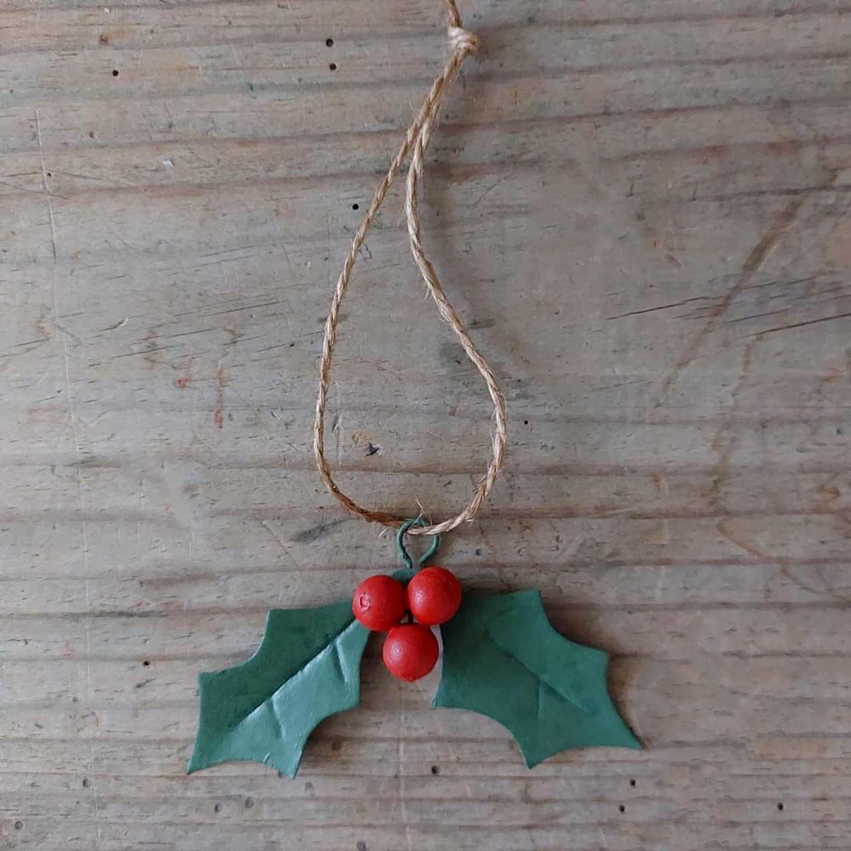 Metal Holly Vintage Christmas Decoration – Closet & Botts