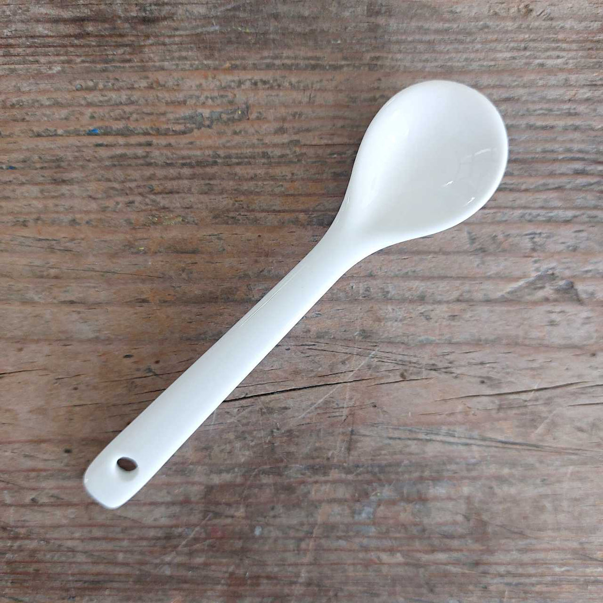 White Ceramic Salt Spoon – Closet & Botts