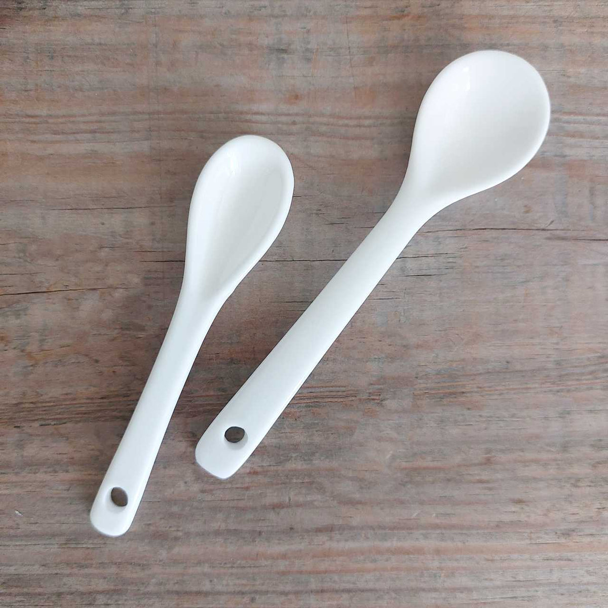 White Ceramic Salt Spoon – Closet & Botts