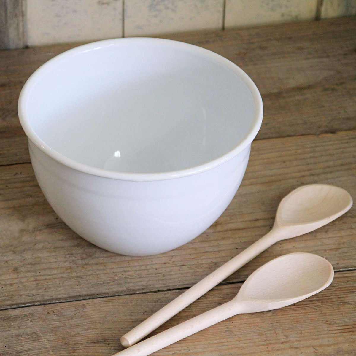 White Enamel Mixing Bowl – Closet & Botts